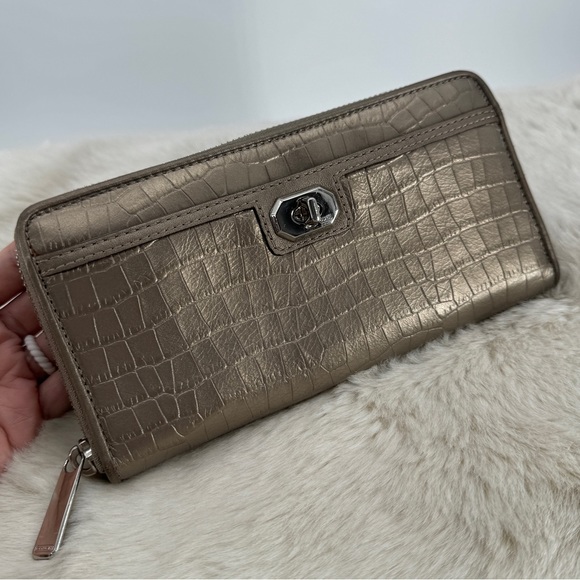 Coach | Bags | Coach Color Pewter Campbell Turn Lock Leather Accordion ...